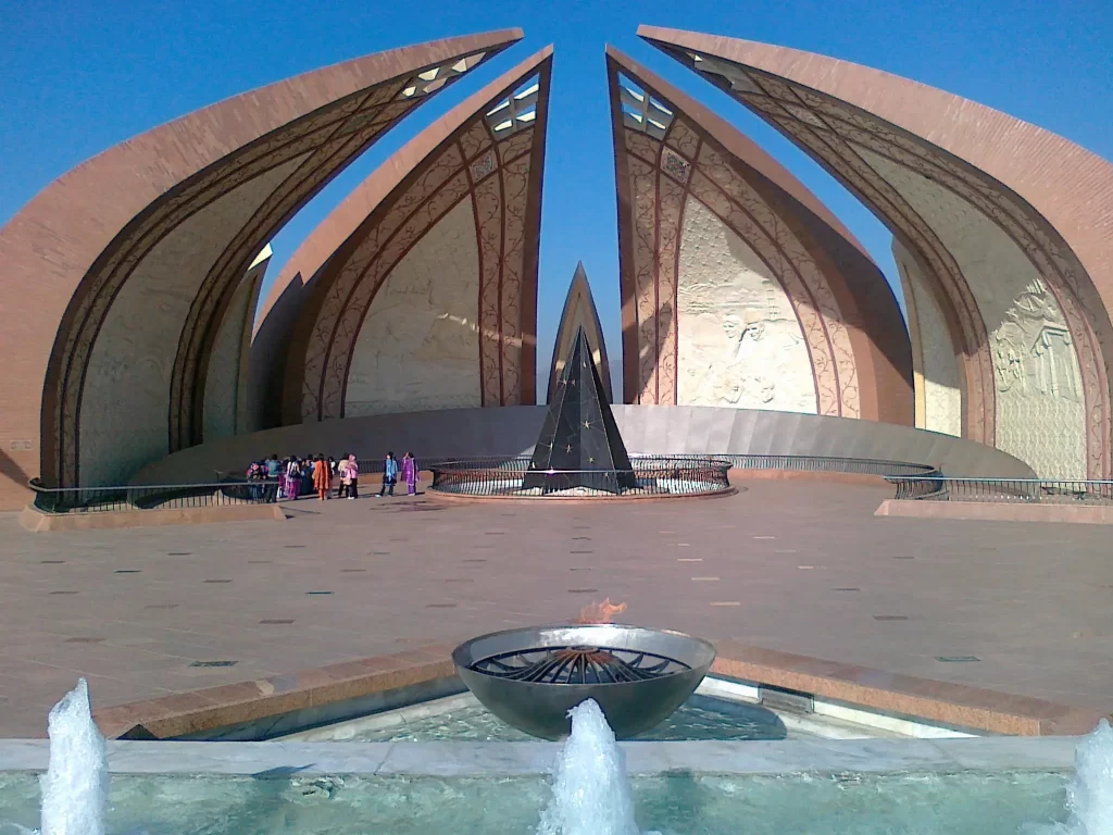 Capturing the Beauty of Pakistan Monument - Get Locations